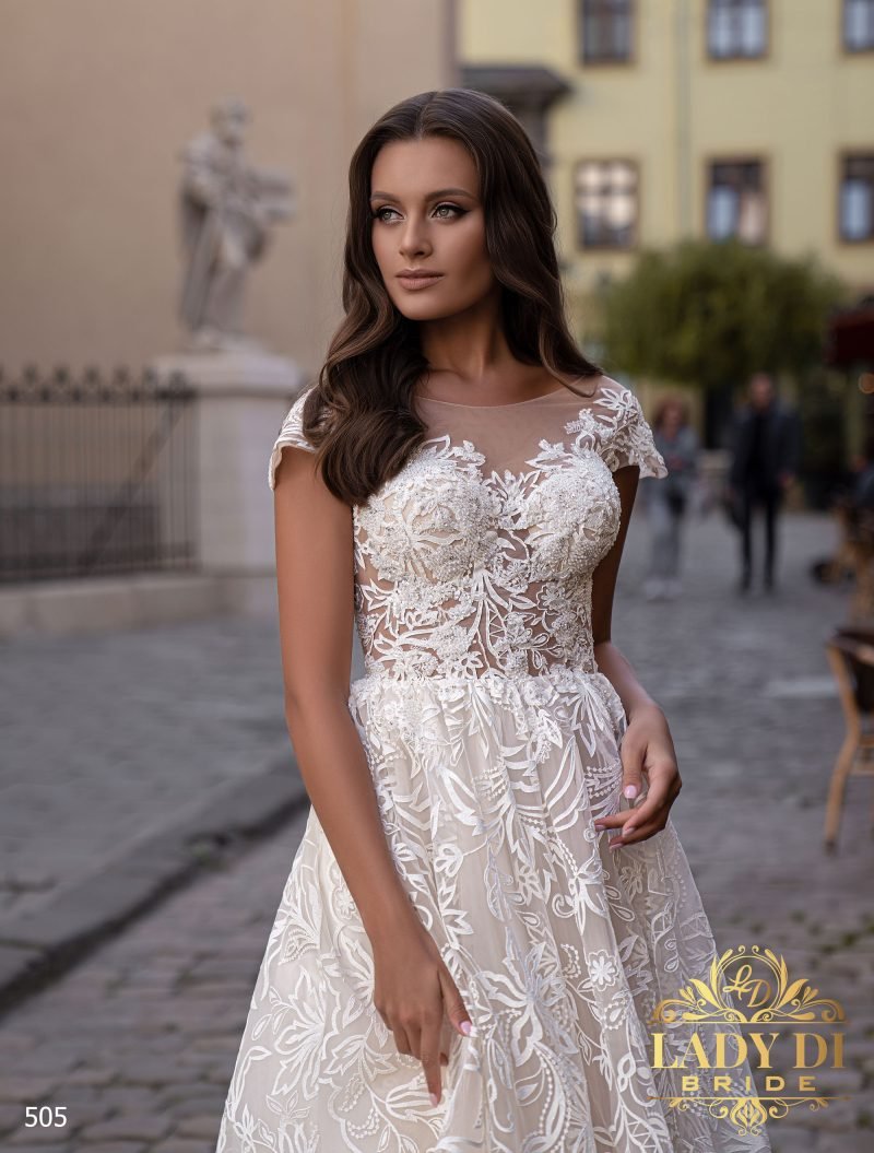 Robe De Mariée A Dentelle Florale Elégante Avec Perles | Robes de ...